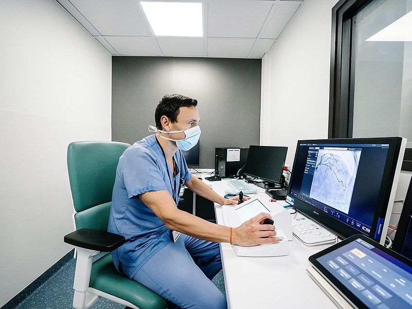 Robocath performs first remote coronary angioplasty using R-One robotic ...